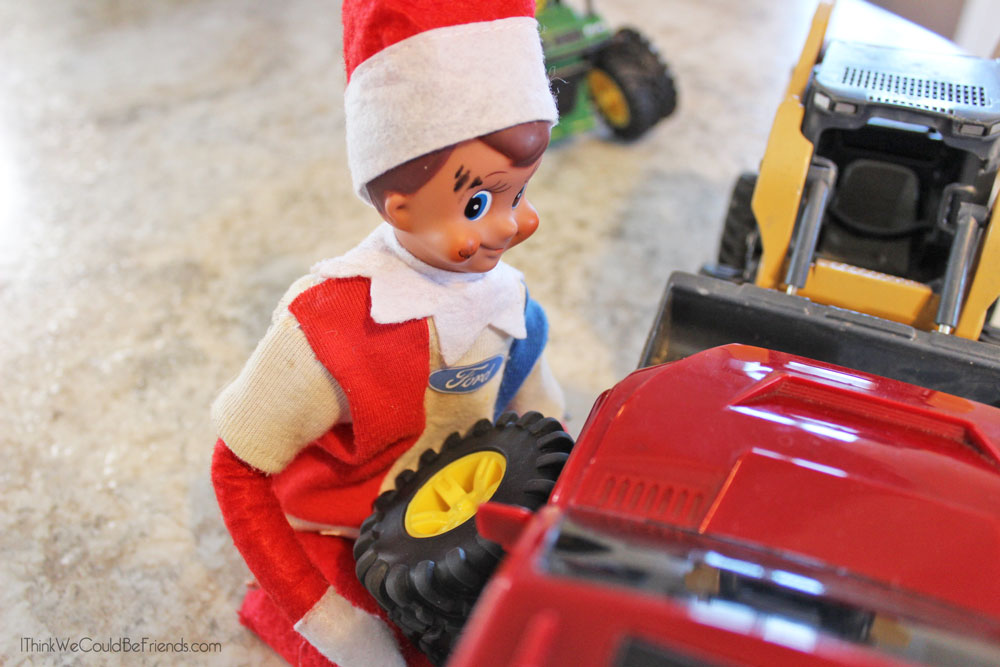 New! Top 5 Redneck Elf on the Shelf Ideas (These are really funny!)